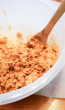 No-Bake Butterscotch Cookies with Corn Flakes