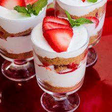 Graham Cracker and Strawberry Parfaits - Someday I'll Learn