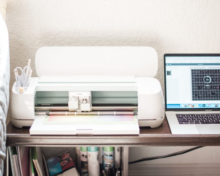 Which Cricut Should I Buy? A Comparison Chart!